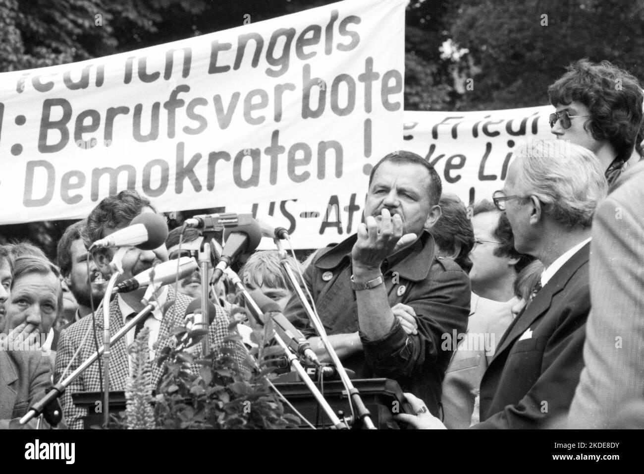 A sculpture Die Starke Linke in honour of Friedrich Engels by the ...