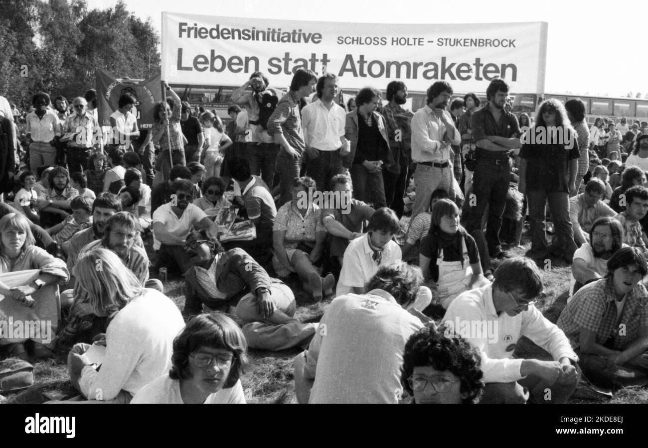 Flowers for Stukenbrock is the annual event to commemorate the murder ...