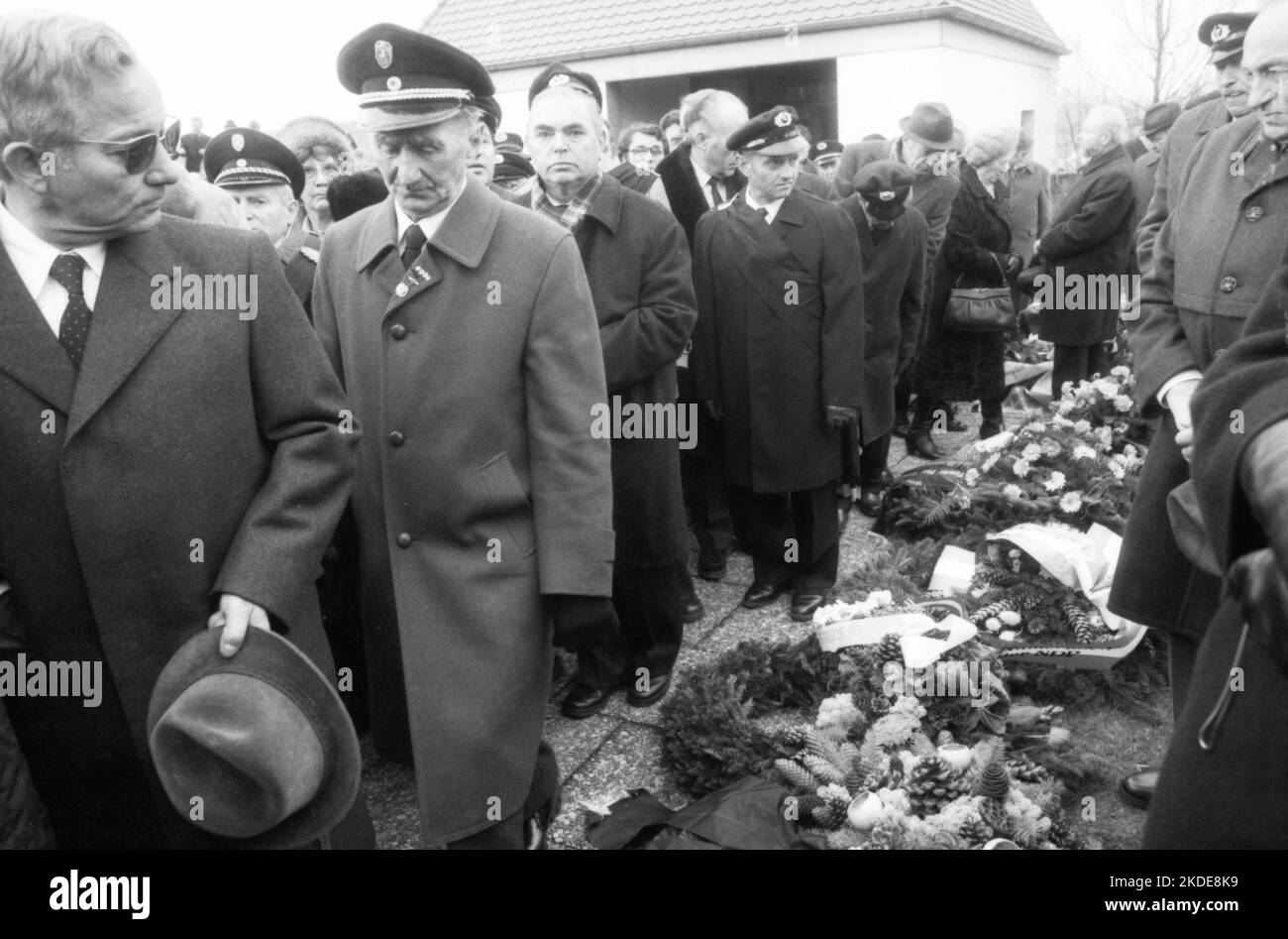 The funeral of Hans-Ullrich Rudel, the only Knight's Cross winner with ...