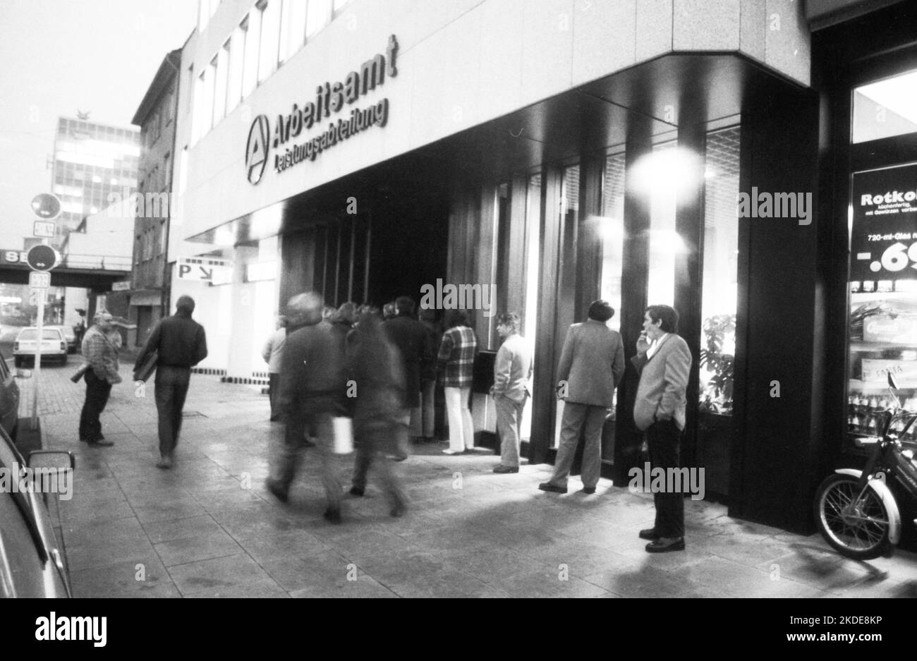 In the morning in front of the doors open in front of the labour office ...