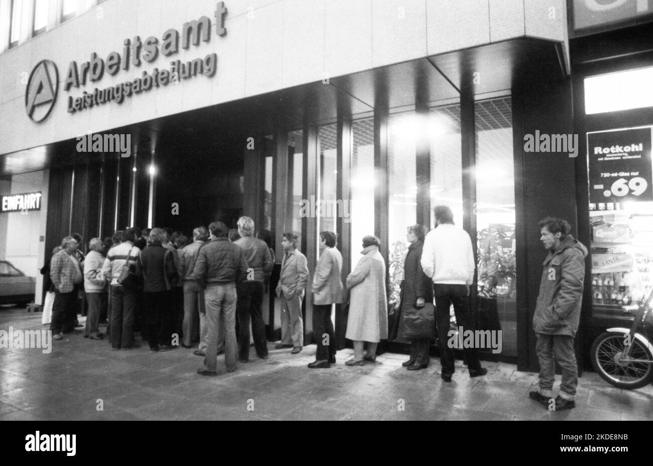 In the morning in front of the doors open in front of the labour office ...