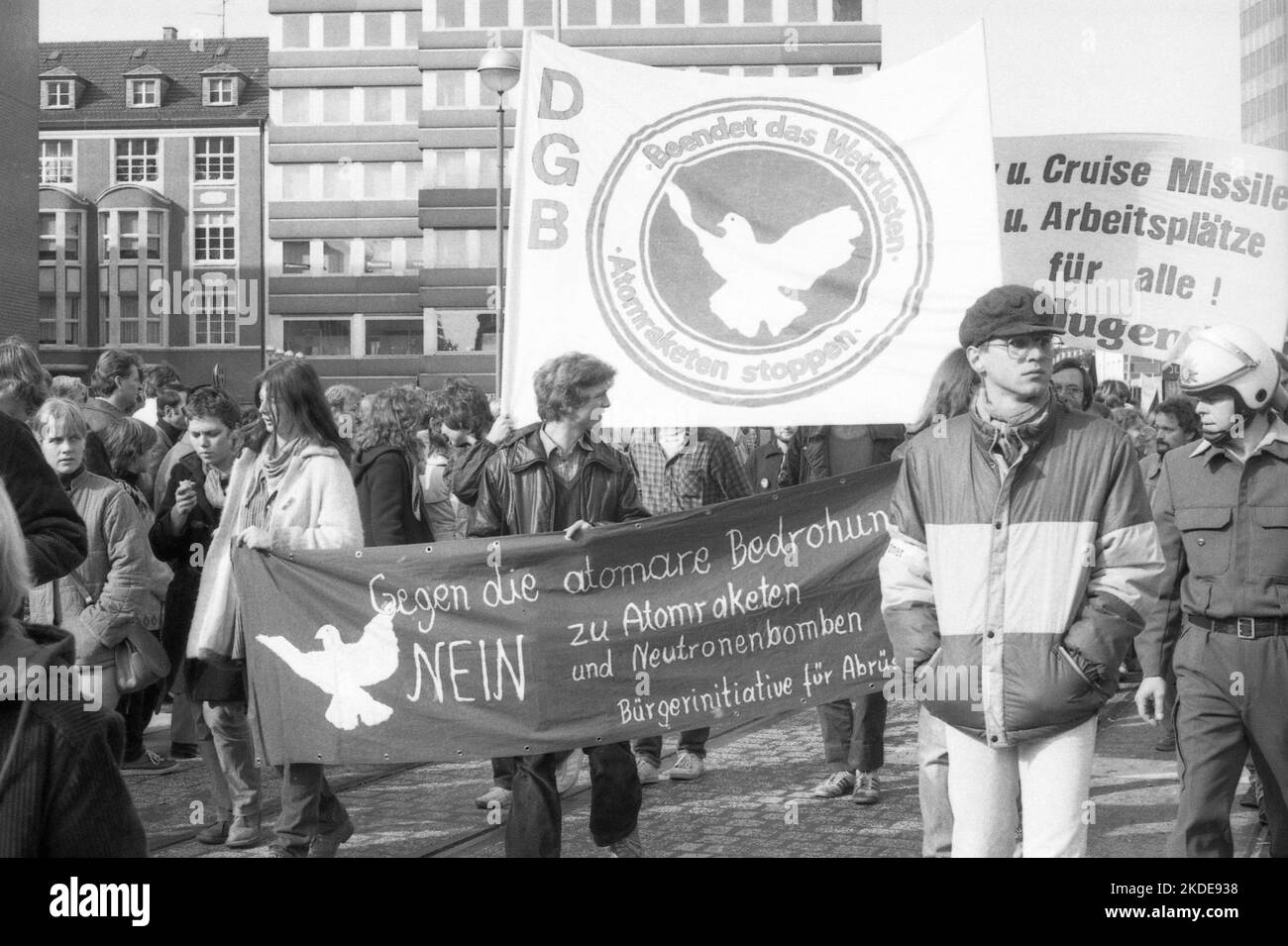 About 7000 supporters of the peace movement demonstrated against new ...