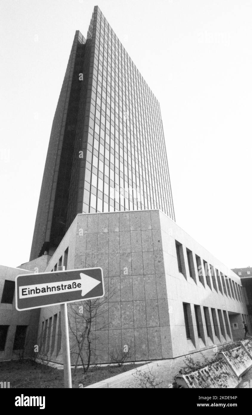Crowd of unemployed at the Labour Office in 1982 on a morning, Germany ...