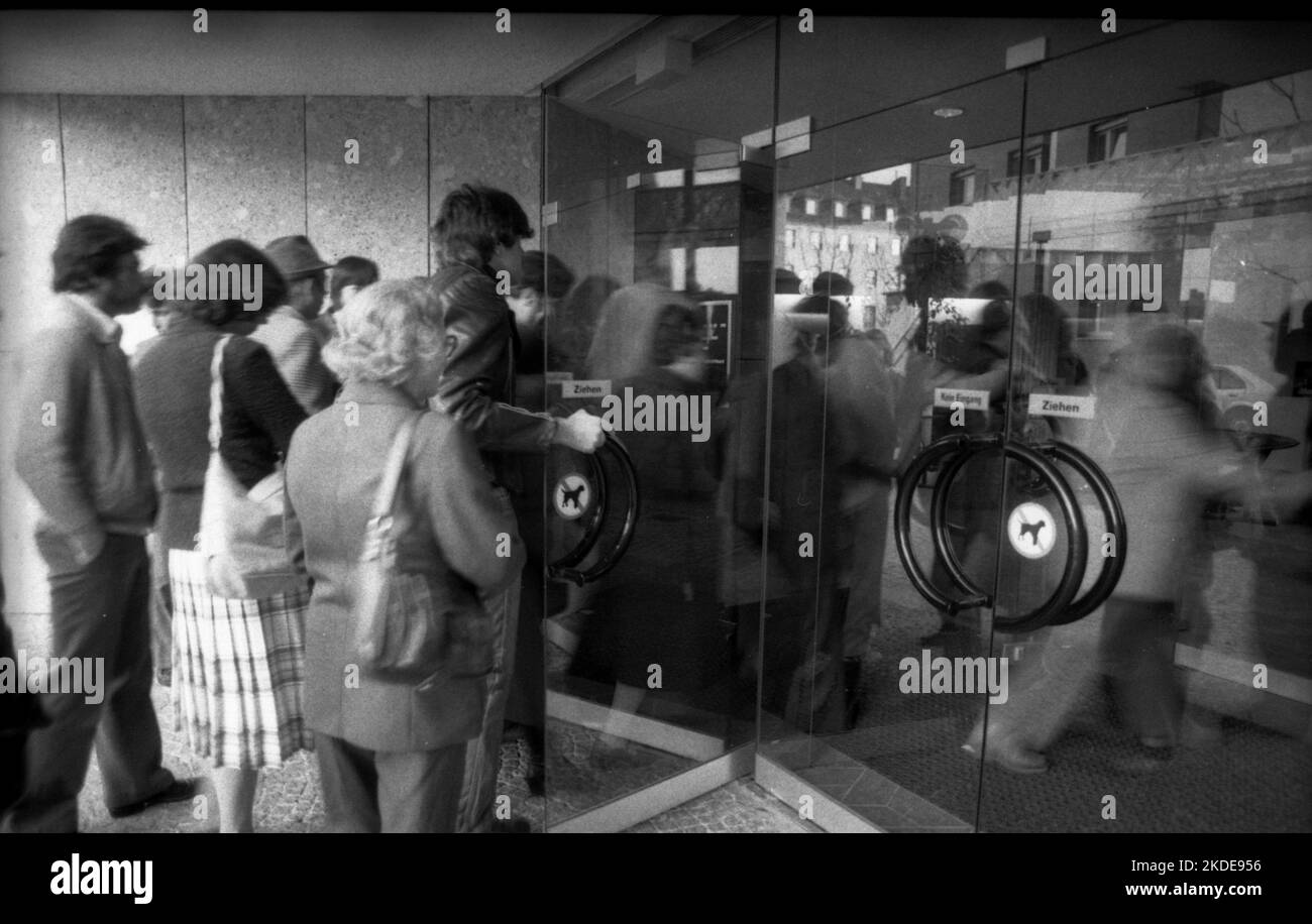 Crowd of unemployed at the Labour Office in 1982 on a morning, Germany ...