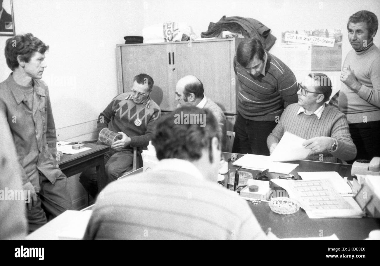 Enka works hi-res stock photography and images - Alamy