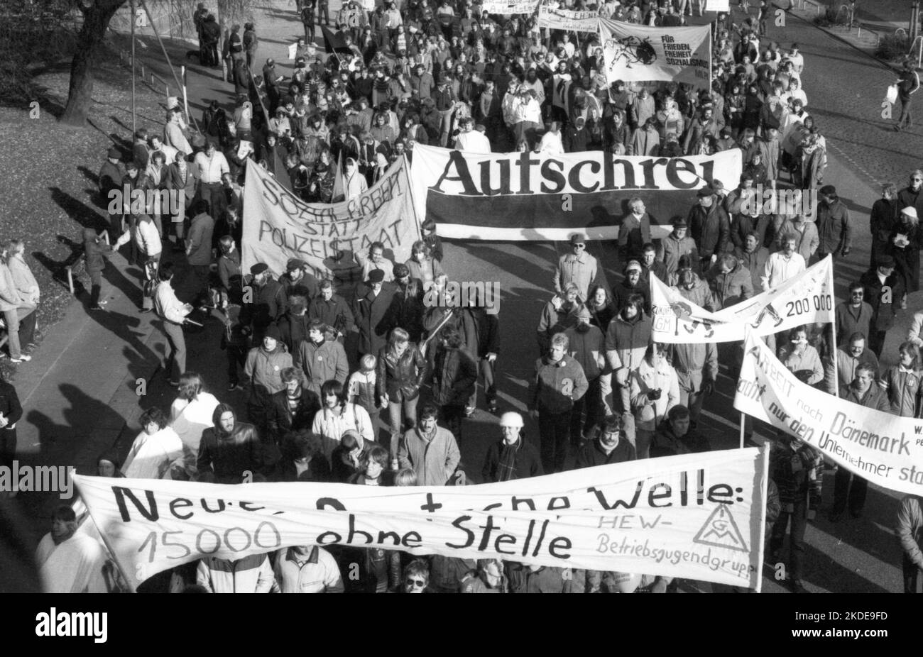 Social cuts Black and White Stock Photos & Images - Alamy