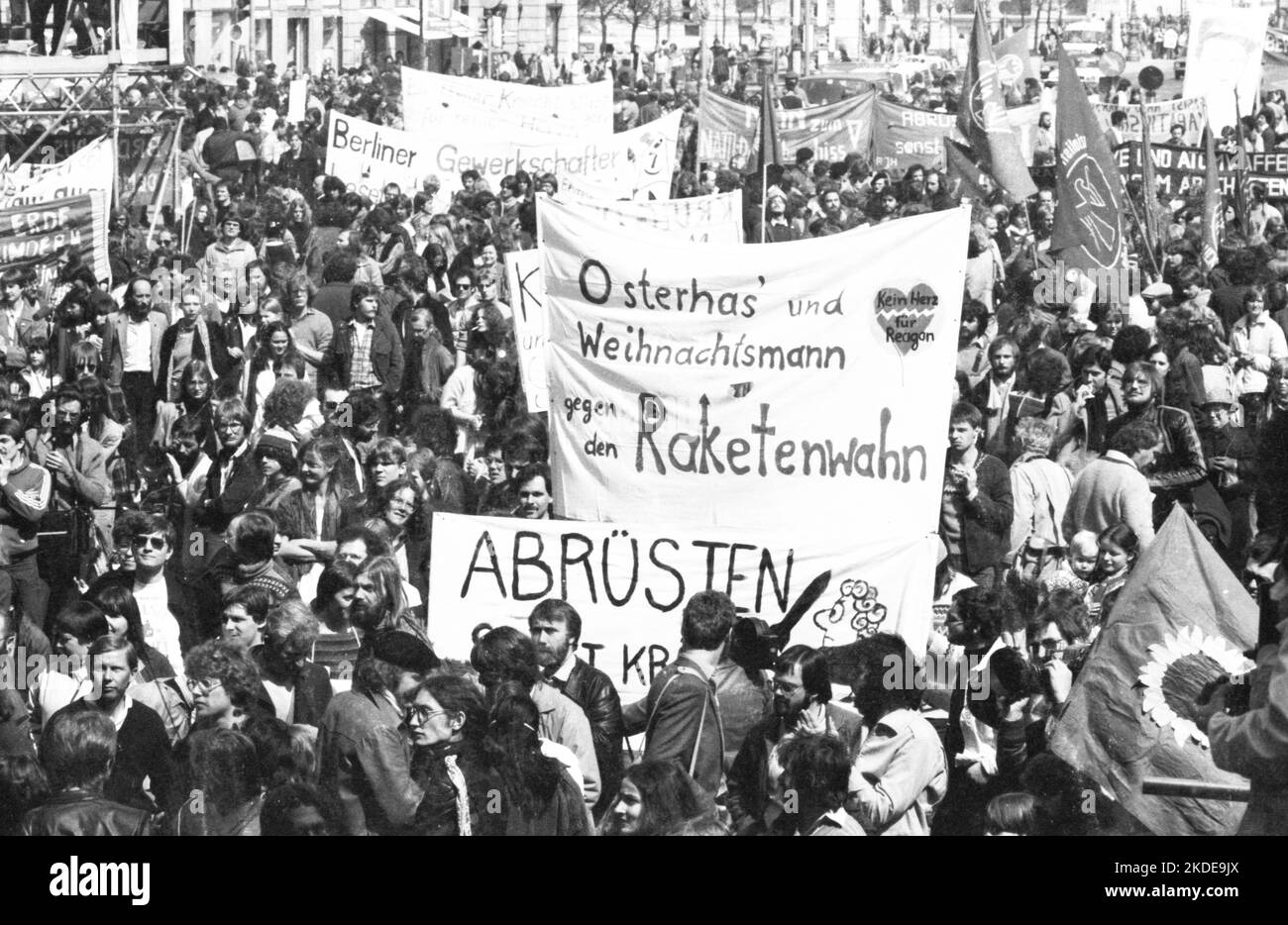Protest the party Black and White Stock Photos & Images - Alamy