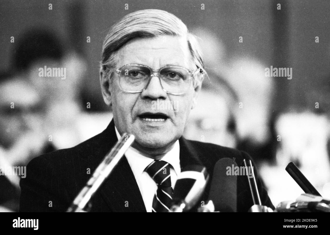 Helmut schmidt 1982 hi-res stock photography and images - Alamy