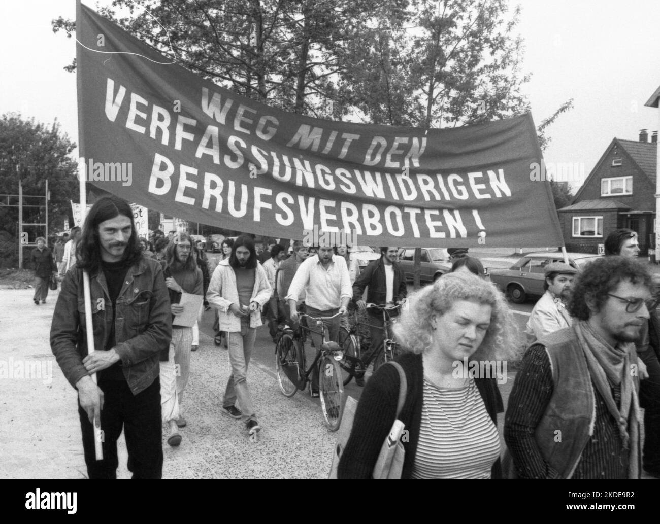 Those affected by the Radical Decree and their friends demonstrated 19 ...