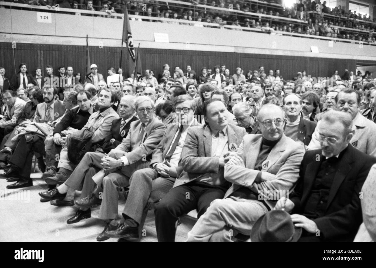 In 1982, about 20, 000 steelworkers demonstrated for the protection of ...