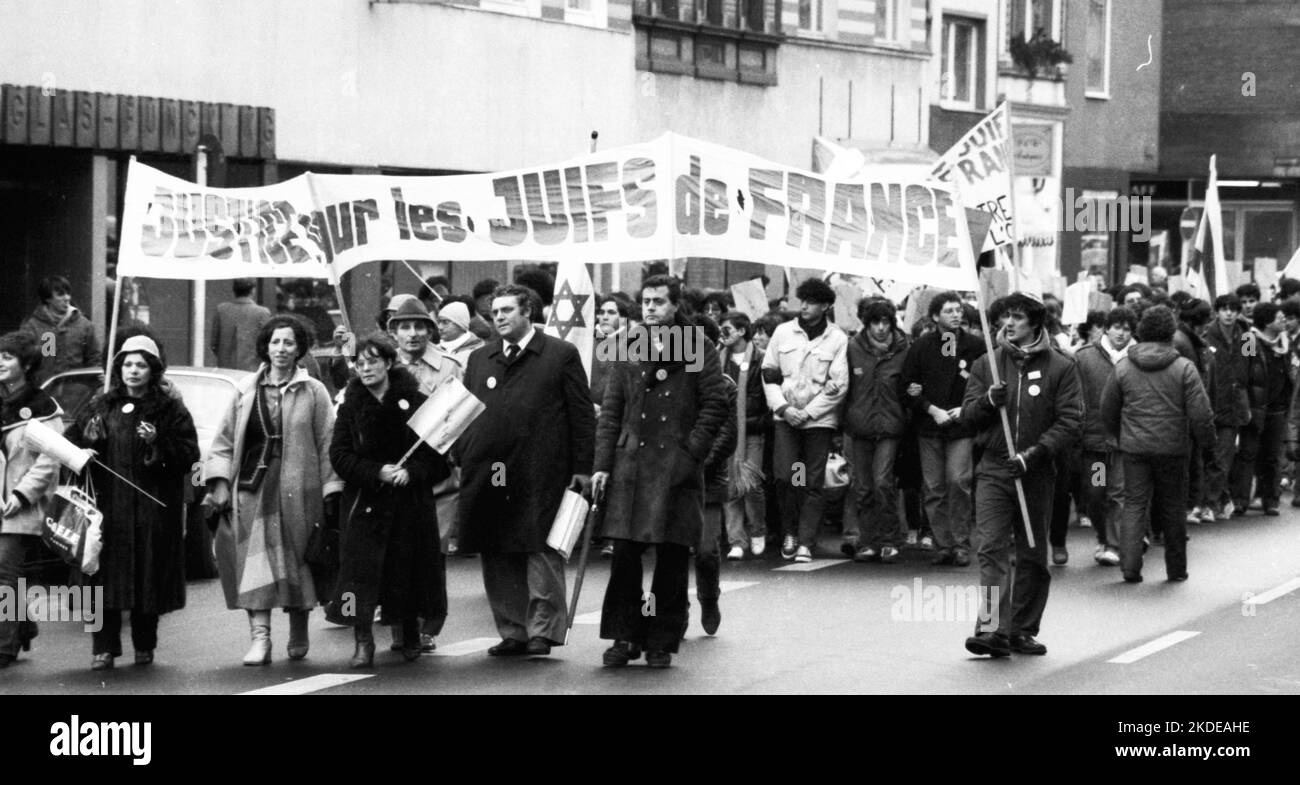 Organisations of French Jews and German Nazi victims demonstrated for a ...