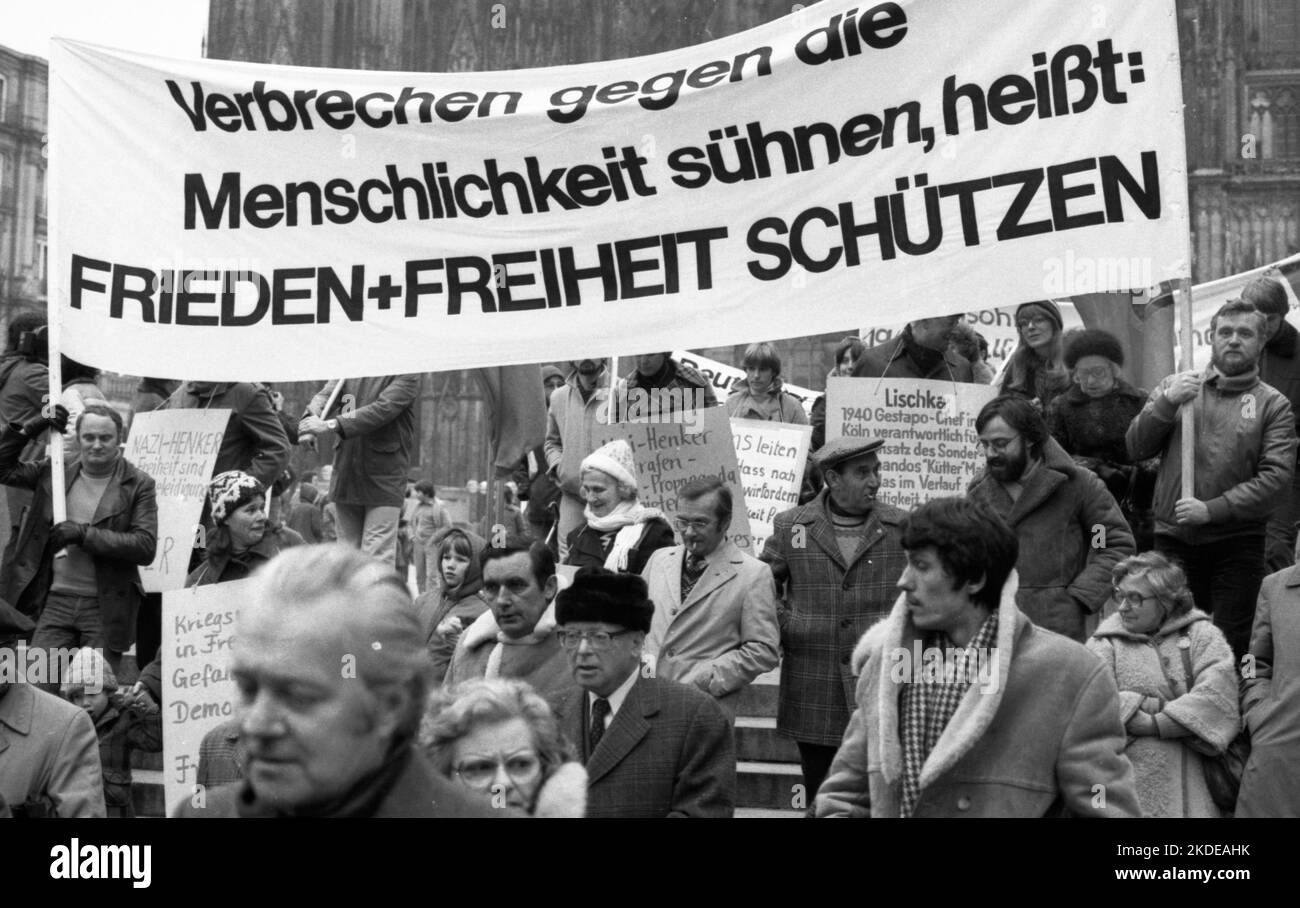 Organisations of French Jews and German Nazi victims demonstrated for a ...