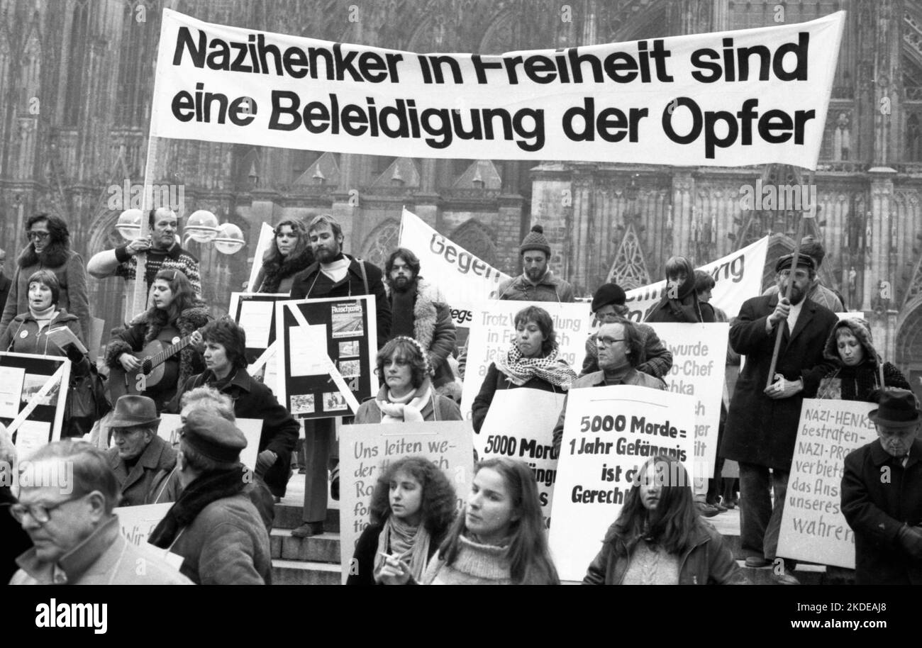Organisations of French Jews and German Nazi victims demonstrated for a ...