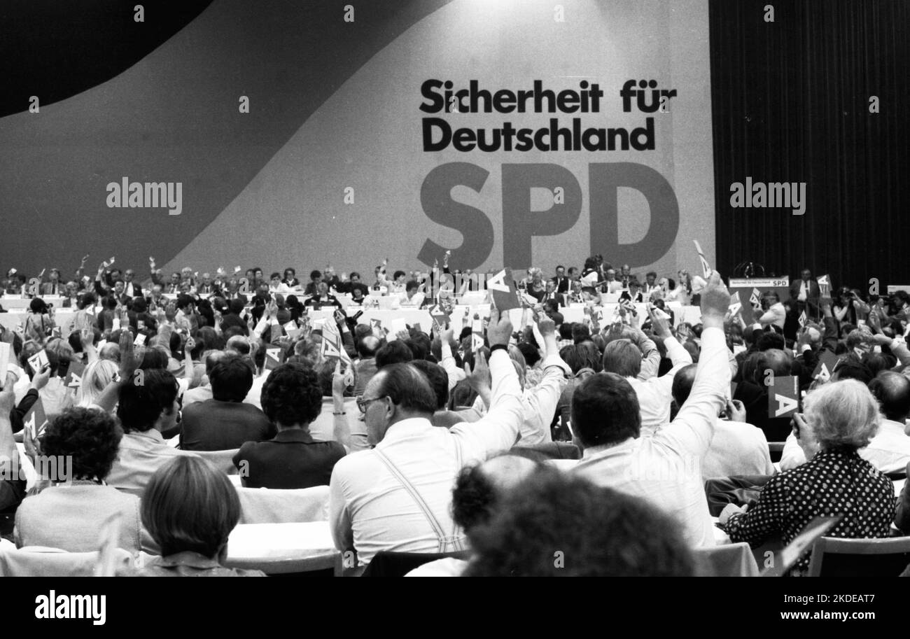 Election Party Congress of the SPD on 09.06.1980 in Essen, Germany ...