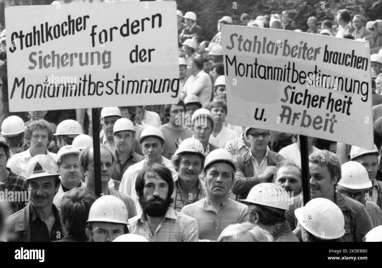 IG Metall warning strike at Hoesch AG Westfalenhuette to preserve co ...