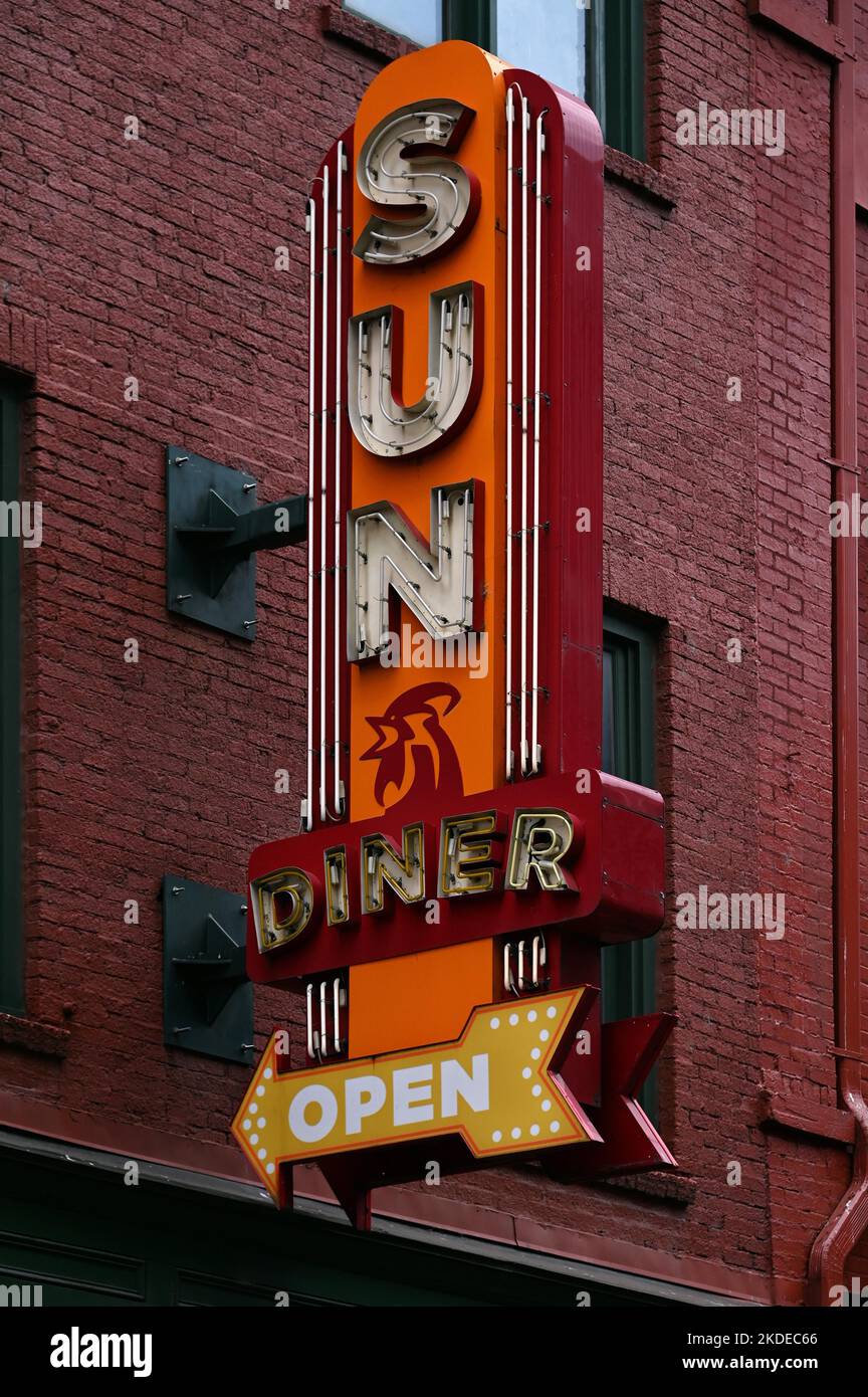 Neon sign Sun Dine, Nashville, Tennessee, United States of America ...