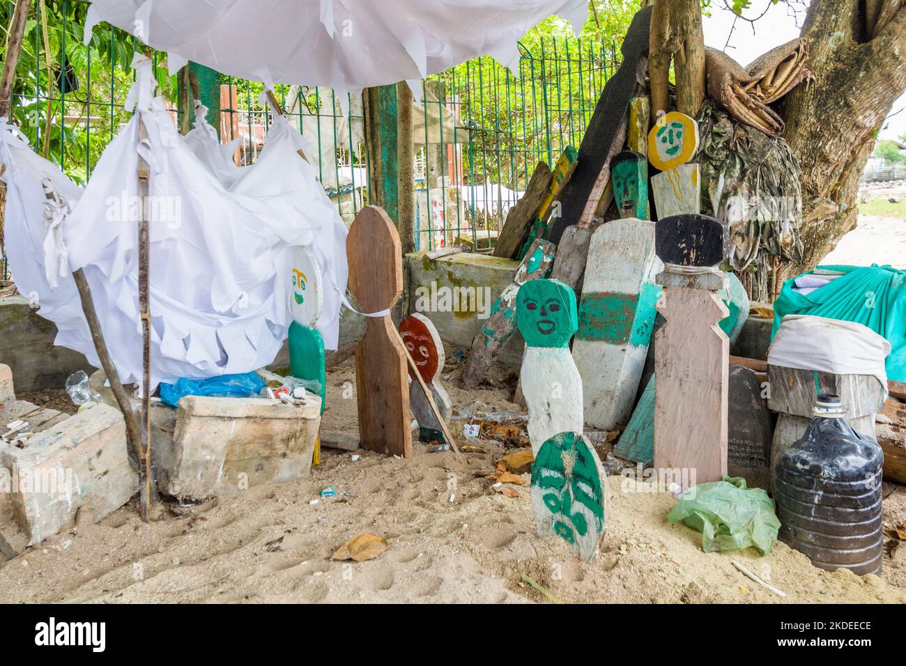 Badjao grave sites with 'sunduk' in Mindanao, Philippines Stock Photo ...