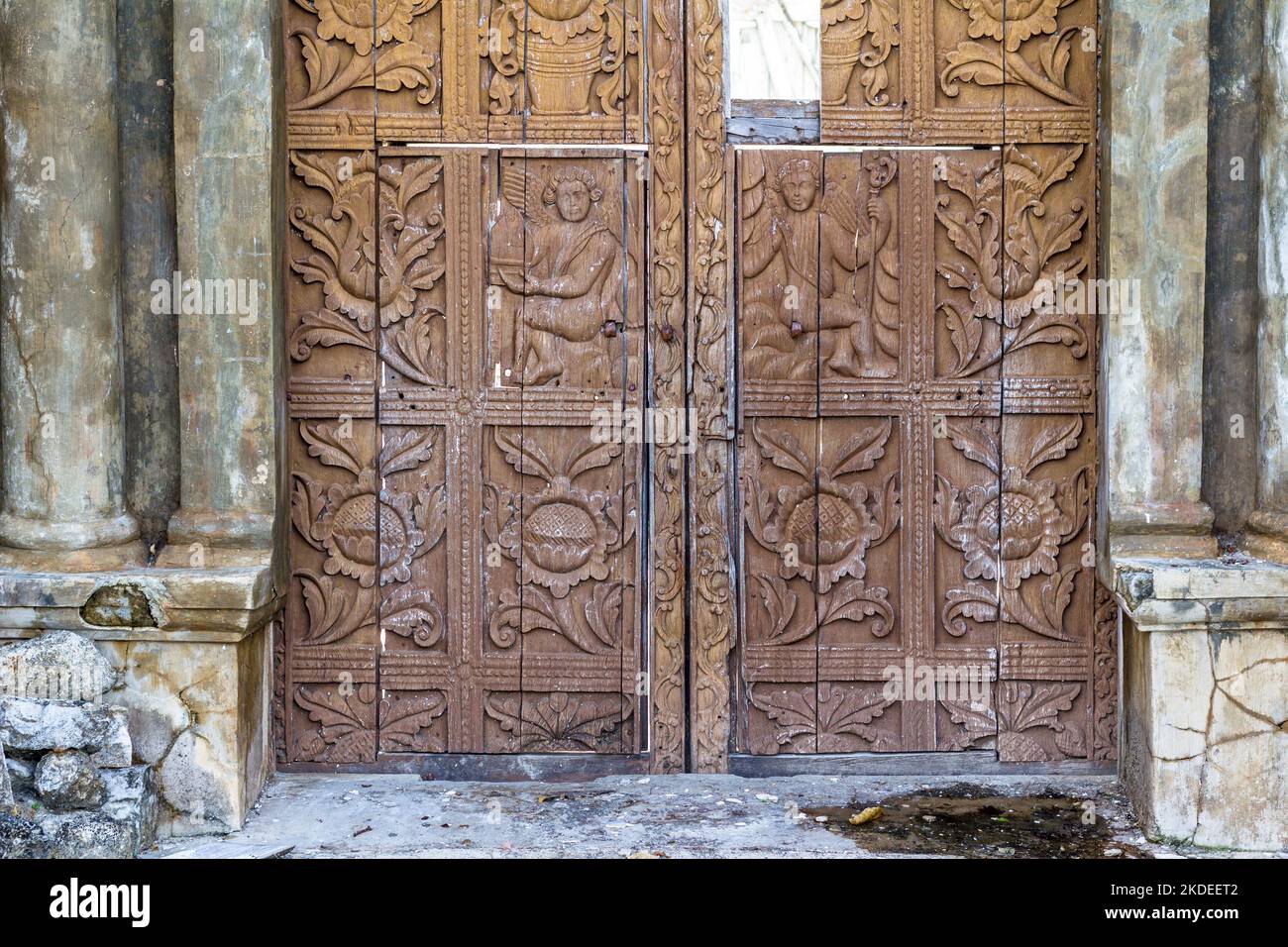 Architectural detail of Guiuan Church exposed after Typhoon Haiyan ...