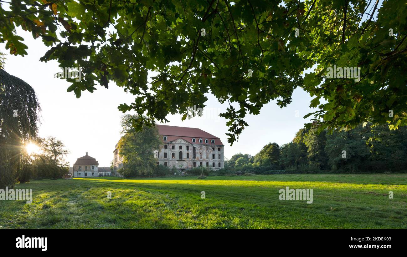park and castle Brody, Pförten, Poland Stock Photo - Alamy