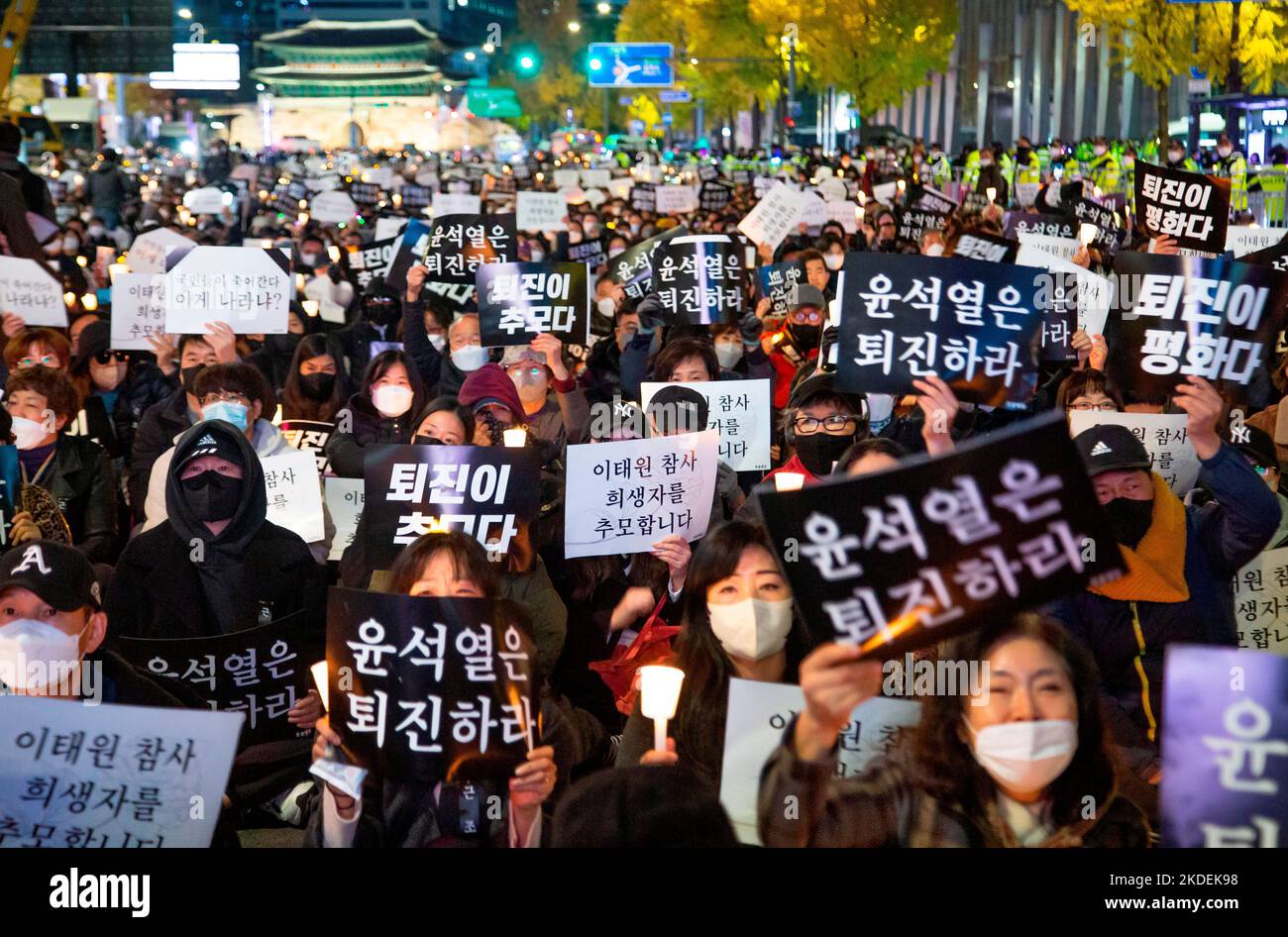 People mourn for the victims of the Halloween crowd crush, November 5 ...