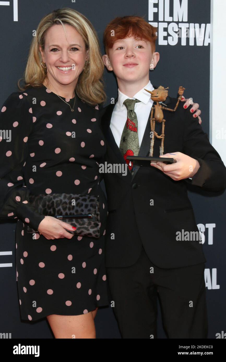 November 5, 2022, Los Angeles, CA, USA: LOS ANGELES - NOV 5: Mother of ...