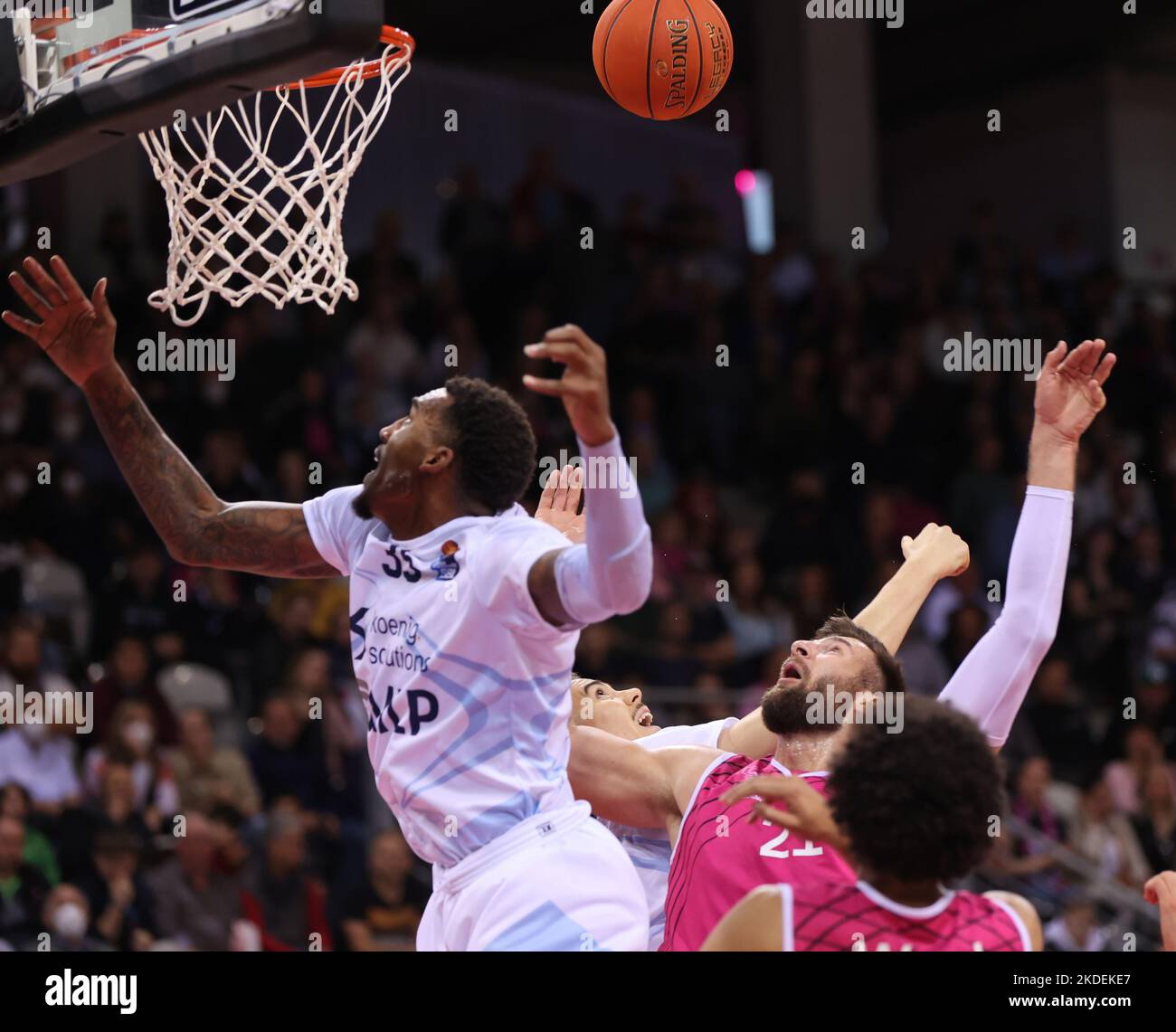 Jon davis basketball hi-res stock photography and images - Alamy