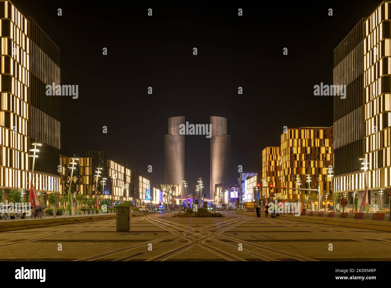 Lusail Plaza Tower 4. proposed to be the most iconic commercial high ...