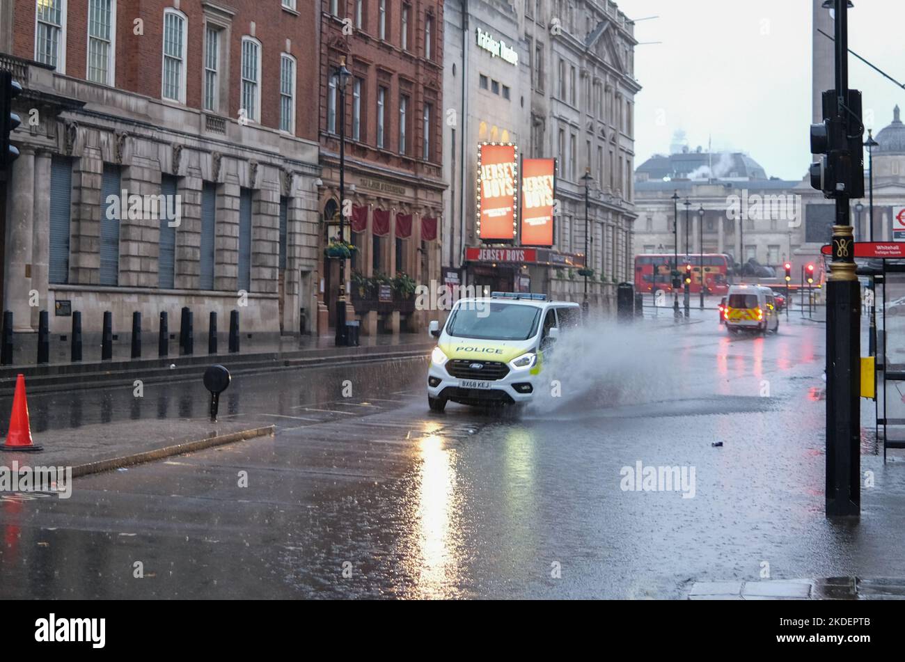 London, UK. 06th Nov, 2022. - [ ] Heavy rain causes flooding in ...