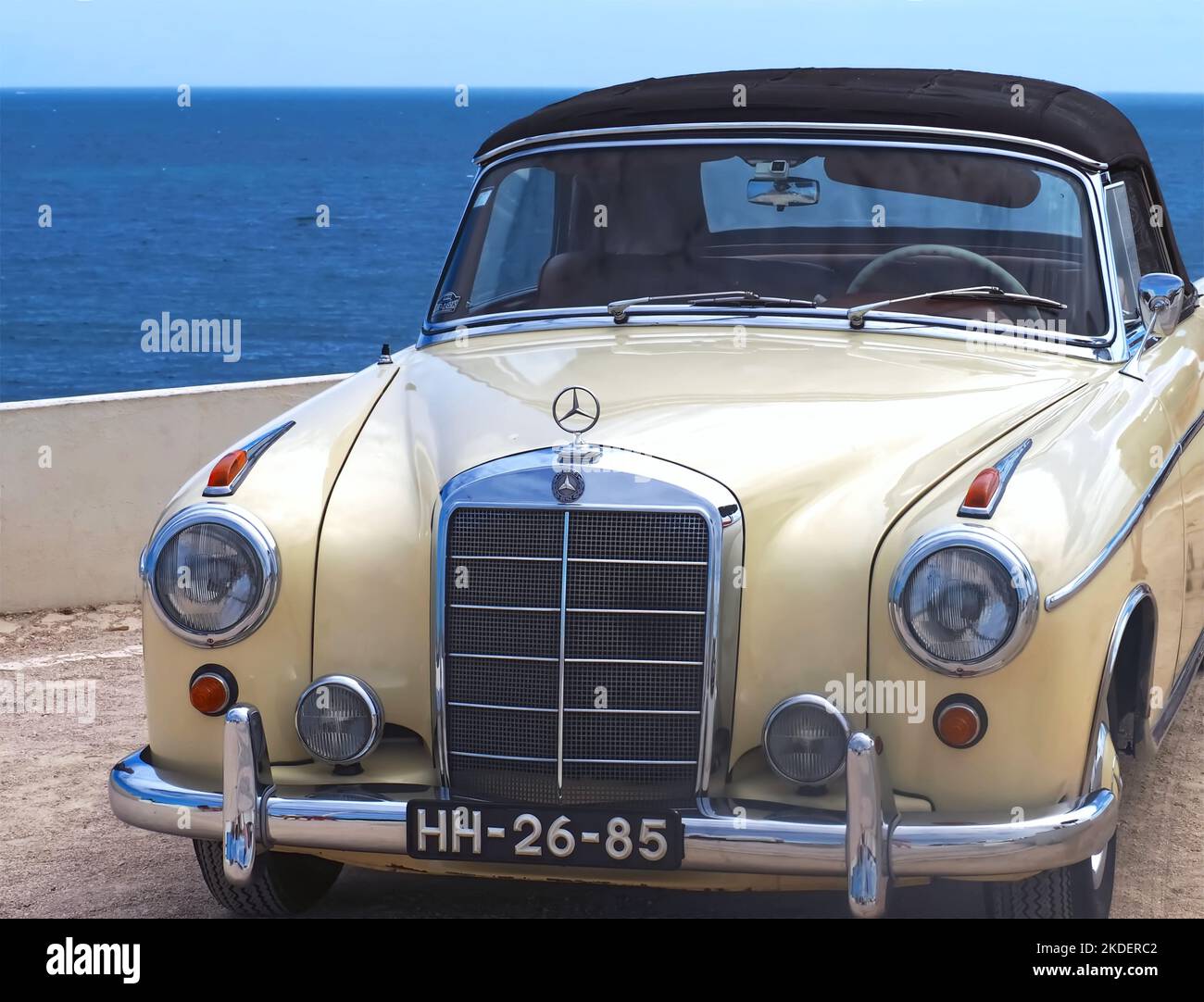 Mercedes car as art hi-res stock photography and images - Alamy