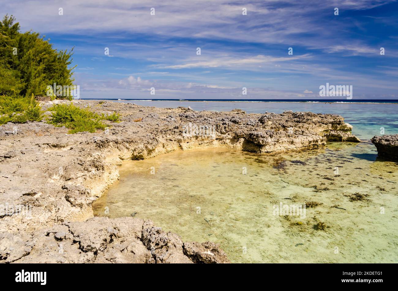 Tropical beach in Moorea, French Polynesia Stock Photo - Alamy