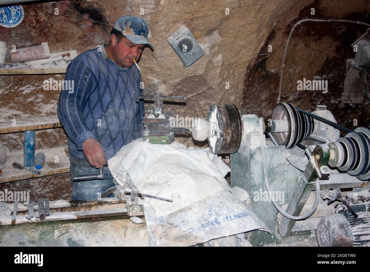 Male stonemason hi-res stock photography and images - Alamy