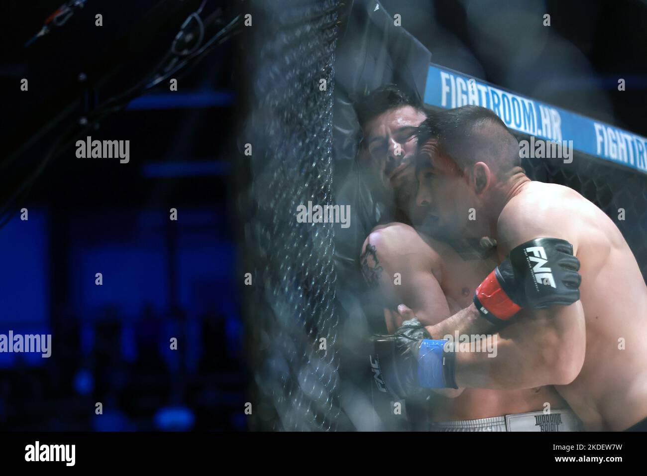 Zagreb, Croatia. 05th Nov, 2022. Ivica Truscek of Croatia fights ...