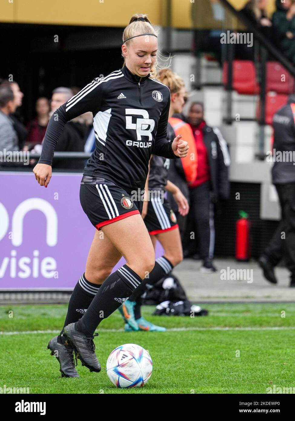 Rotterdam - Amber Verspaget of Feyenoord V1 during the match between ...
