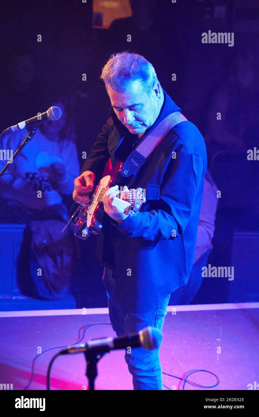 Eddie Lundon of China Crisis performing at The Acapela Studios in ...