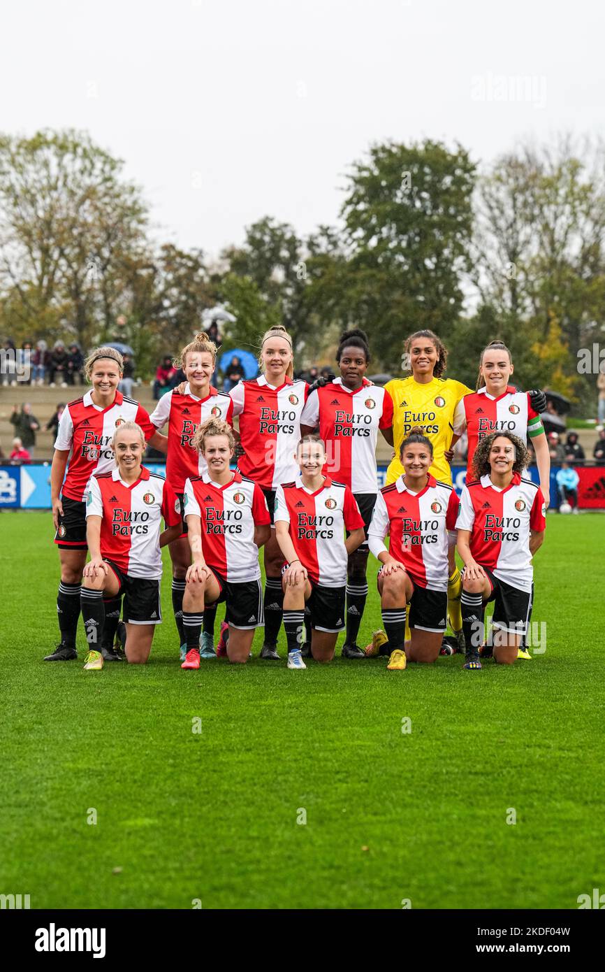 Rotterdam - (top row l-r) Sanne Koopman of Feyenoord V1, Esmee de Graaf ...
