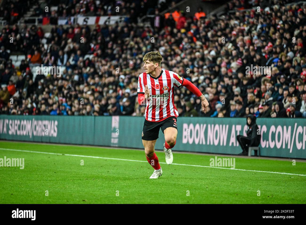 Sunderland AFC defender Dennis Cirkin in action against Cardiff City in ...