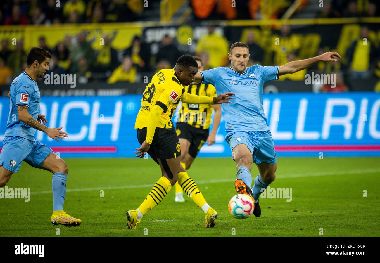 05.11.2022 Dortmund Youssoufa Moukoko (BVB), Ivan Ordets (Bochum ...