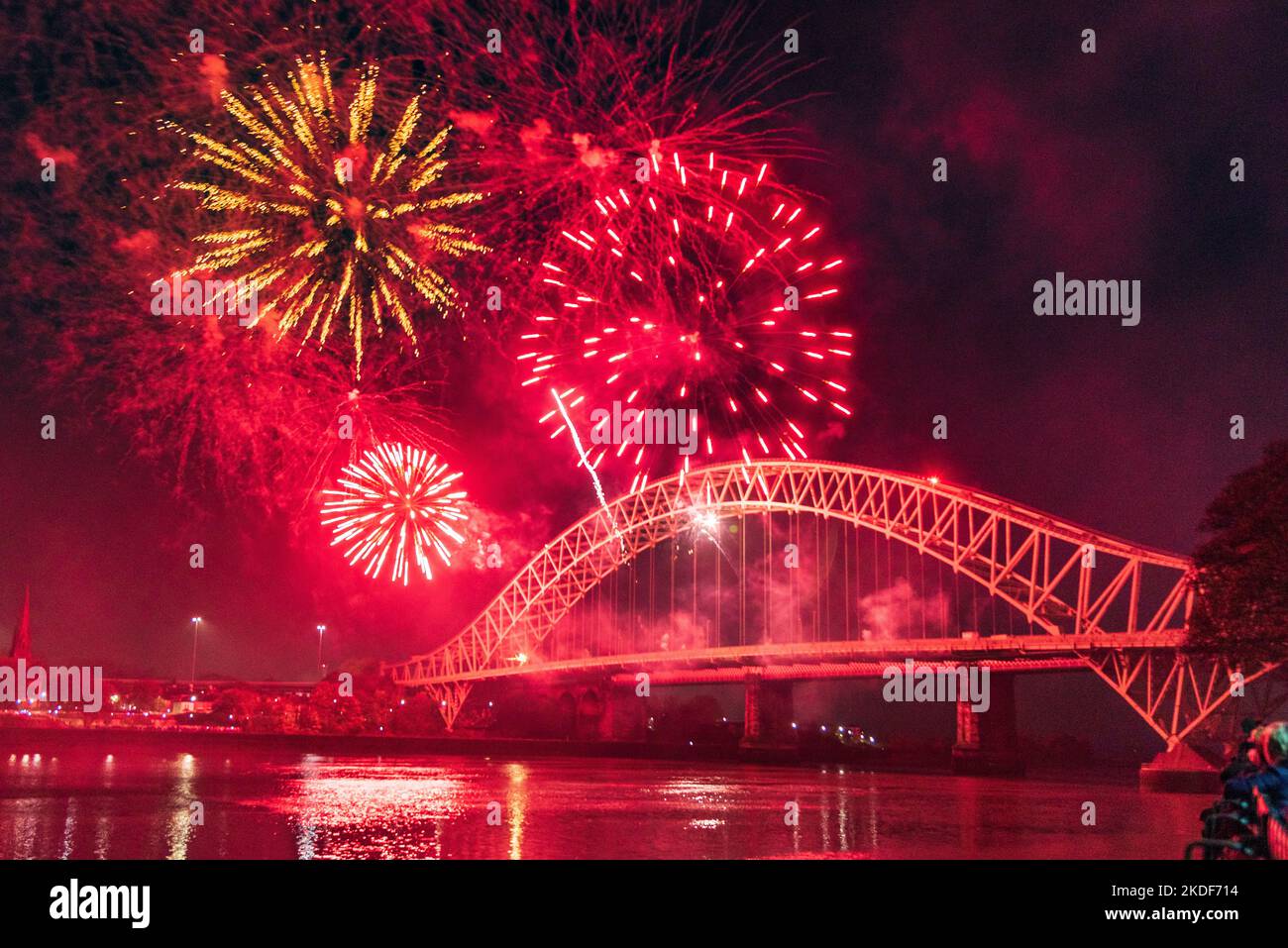 Halton Borough council November 5th Bonfire night fireworks display ...