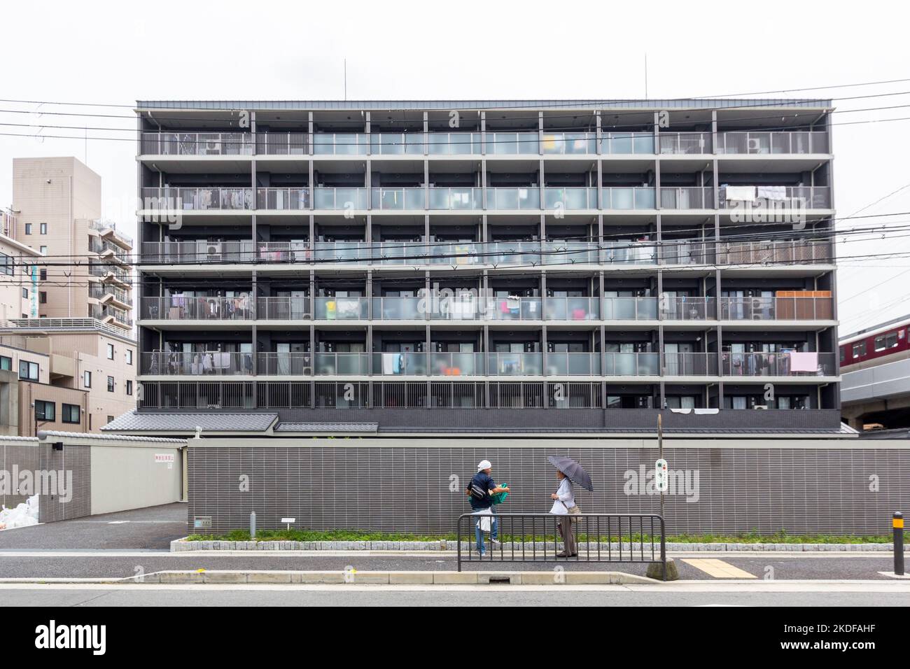 Japan apartment building hi-res stock photography and images - Alamy