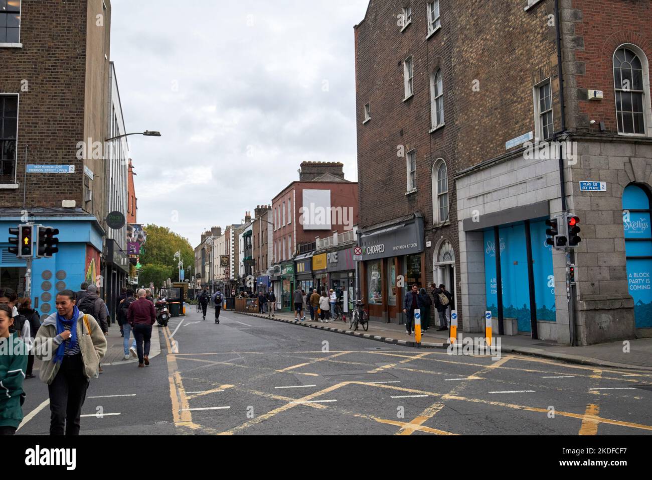 Merrion street lower hi-res stock photography and images - Alamy