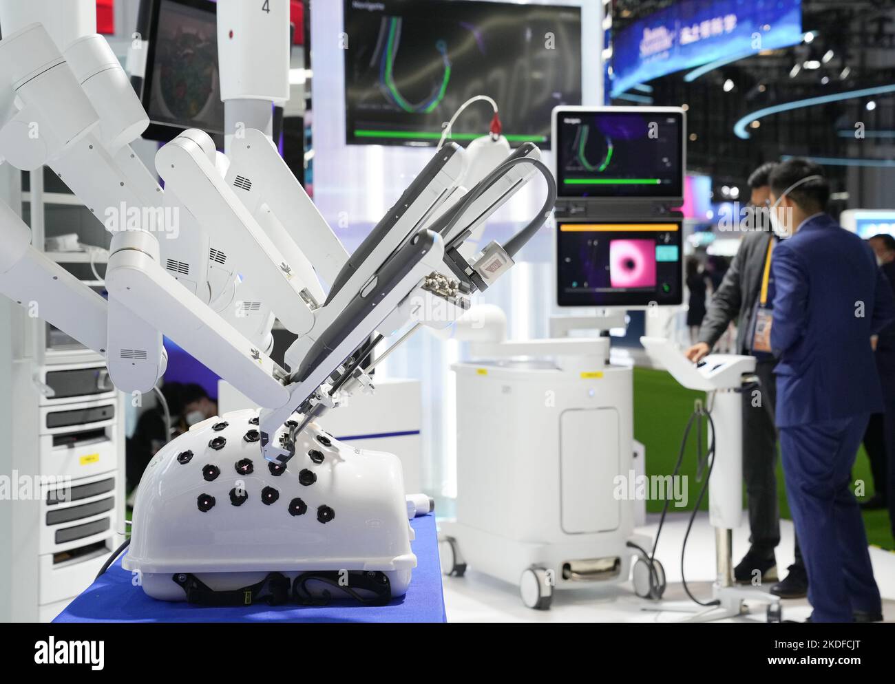 Shanghai. 6th Nov, 2022. This photo taken on Nov. 6, 2022 shows a ...