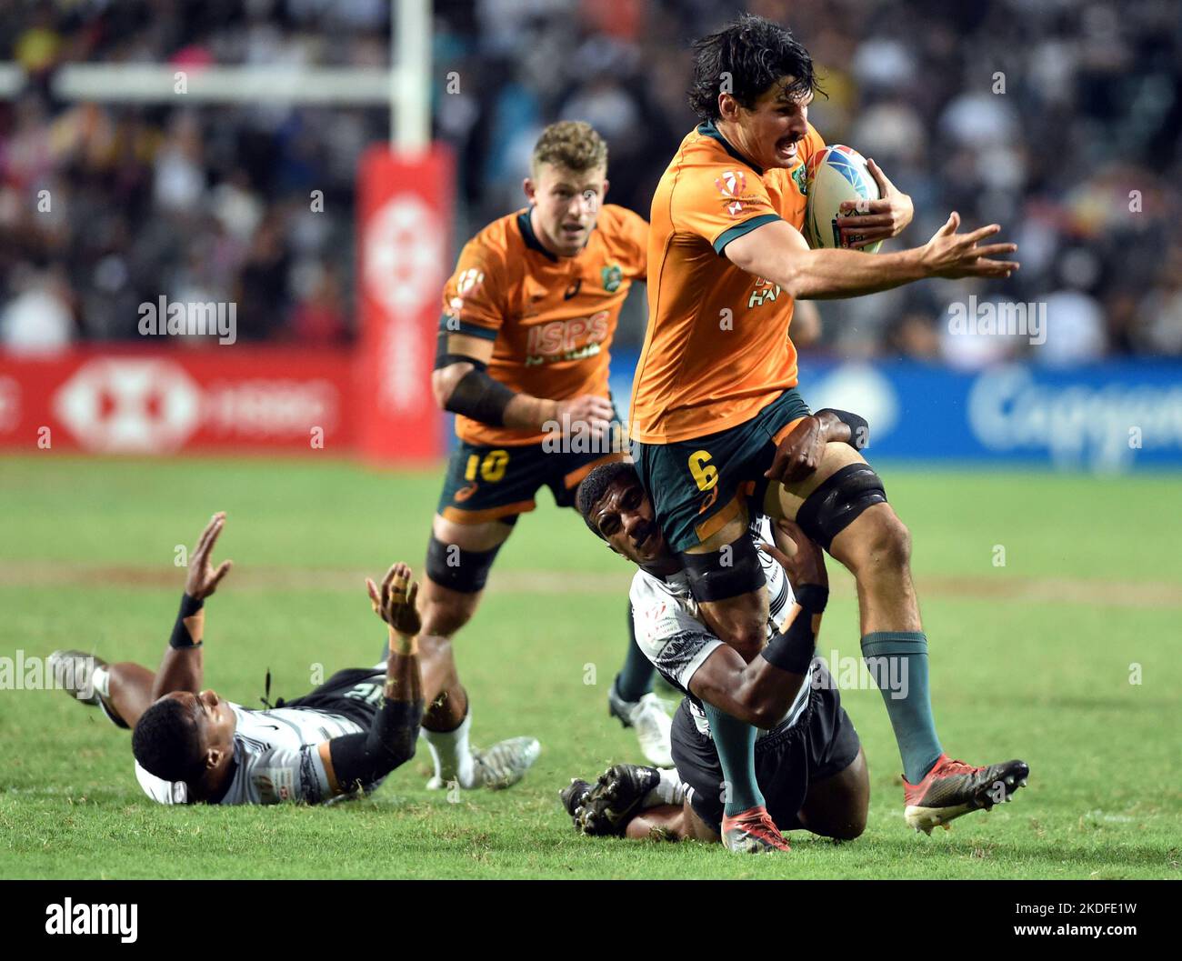 Hong Kong, China. 6th Nov, 2022. Henry Paterson (1st R) of Australia ...