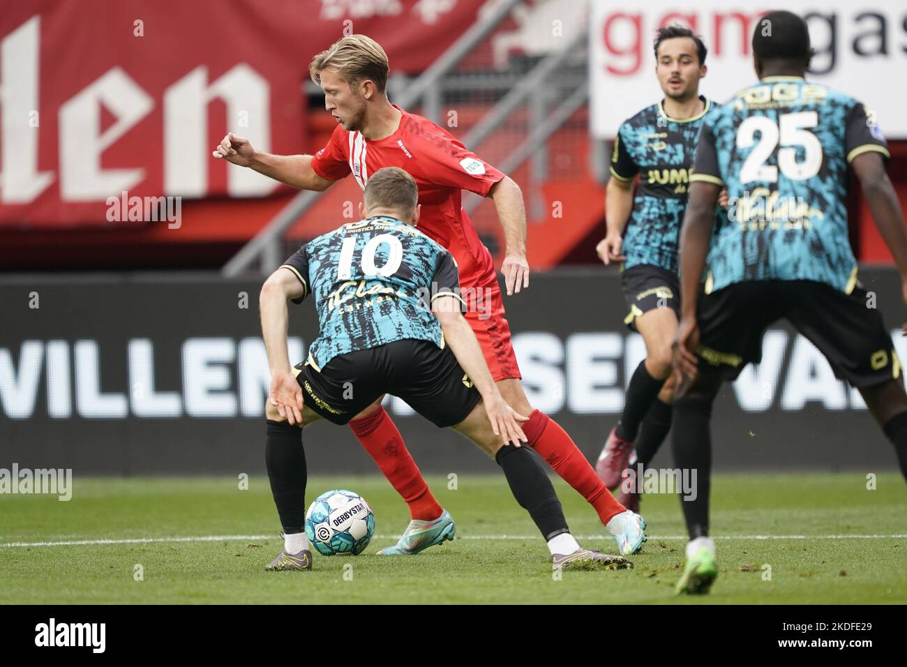 ENSCHEDE - (lr) Philippe Rommens of Go Ahead Eagles, Michel Vlap of FC ...