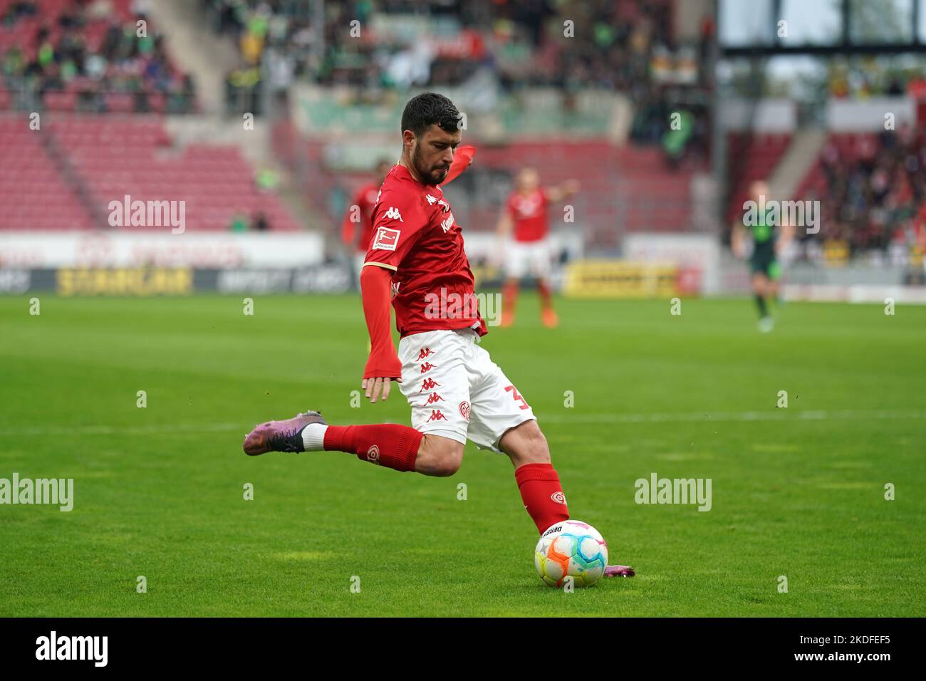 Mainz, Germany. 05th Nov, 2022. Soccer: Bundesliga, FSV Mainz 05 - VfL Wolfsburg, Matchday 13 ...