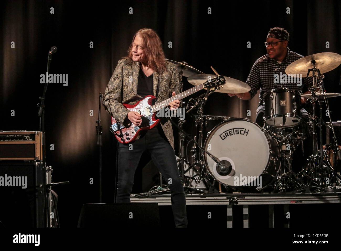 CONCERT ROBBEN FORD AT THE TRIANON IN PARIS Stock Photo - Alamy