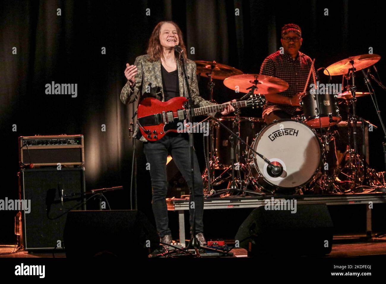CONCERT ROBBEN FORD AT THE TRIANON IN PARIS Stock Photo - Alamy
