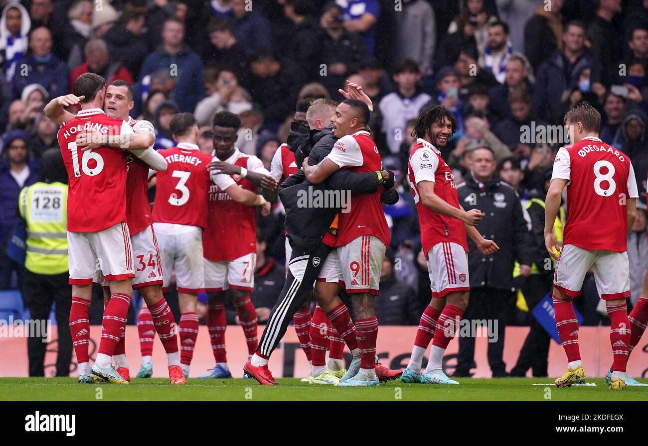 Arsenal premier league celebrate hi-res stock photography and images ...