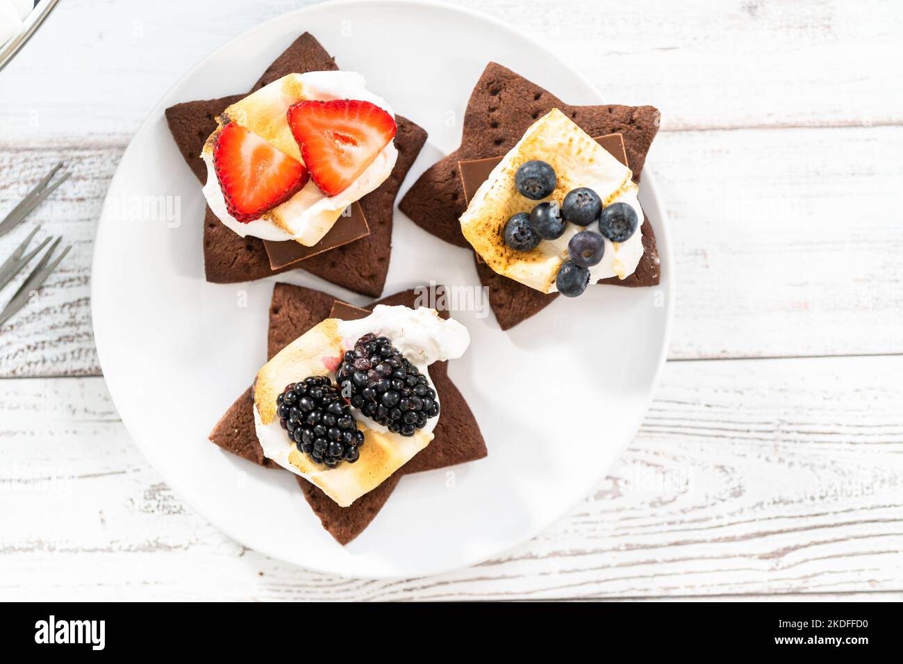 Fruit smores hi-res stock photography and images - Alamy