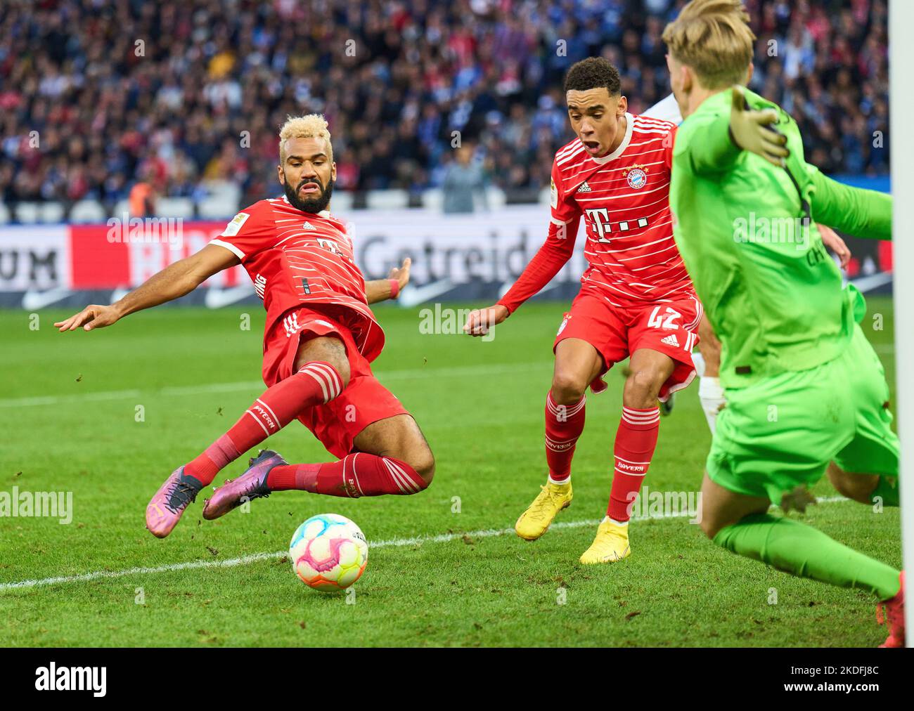 Fussball mauer berlin hi-res stock photography and images - Alamy