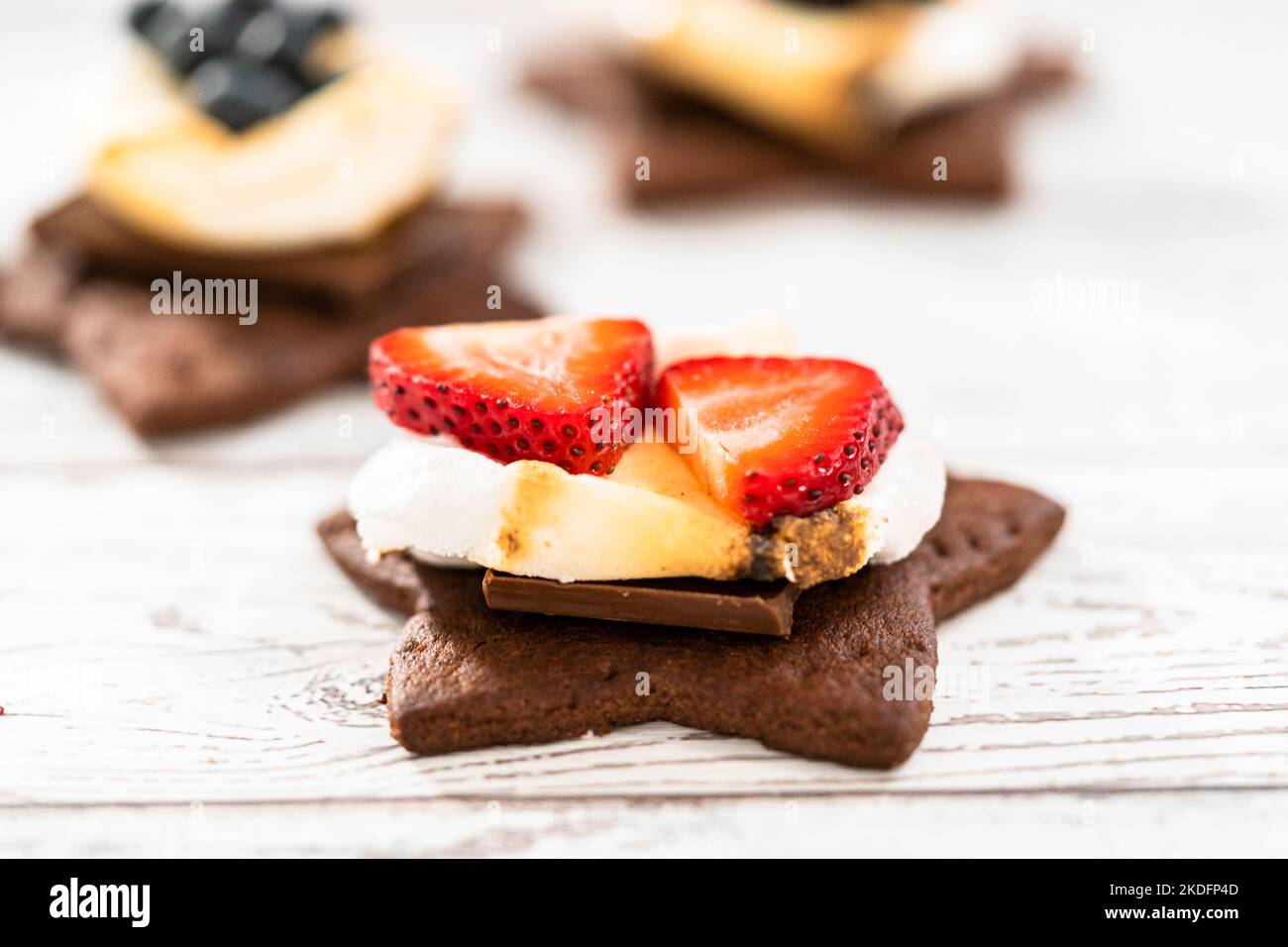 Fruit smores hi-res stock photography and images - Alamy
